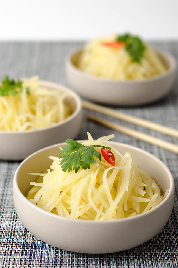 Chinese Sliced Tofu Salad (凉拌豆腐丝) - Omnivore's Cookbook