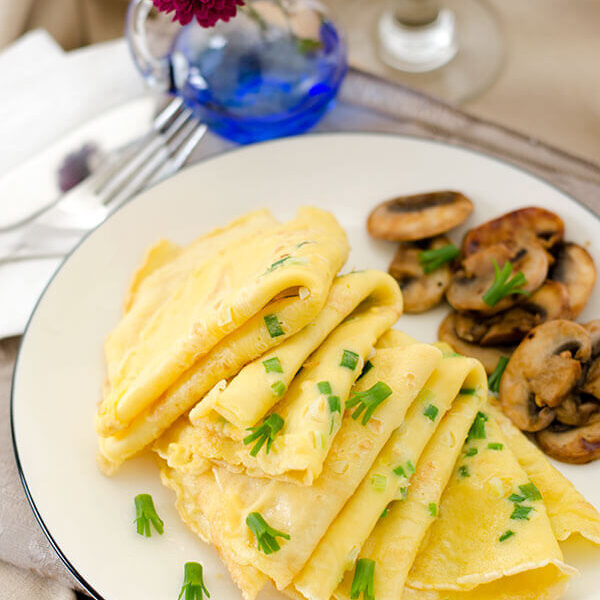 Ji Dan Bing (Chinese Breakfast Pancake, 鸡蛋饼) - Omnivore's Cookbook