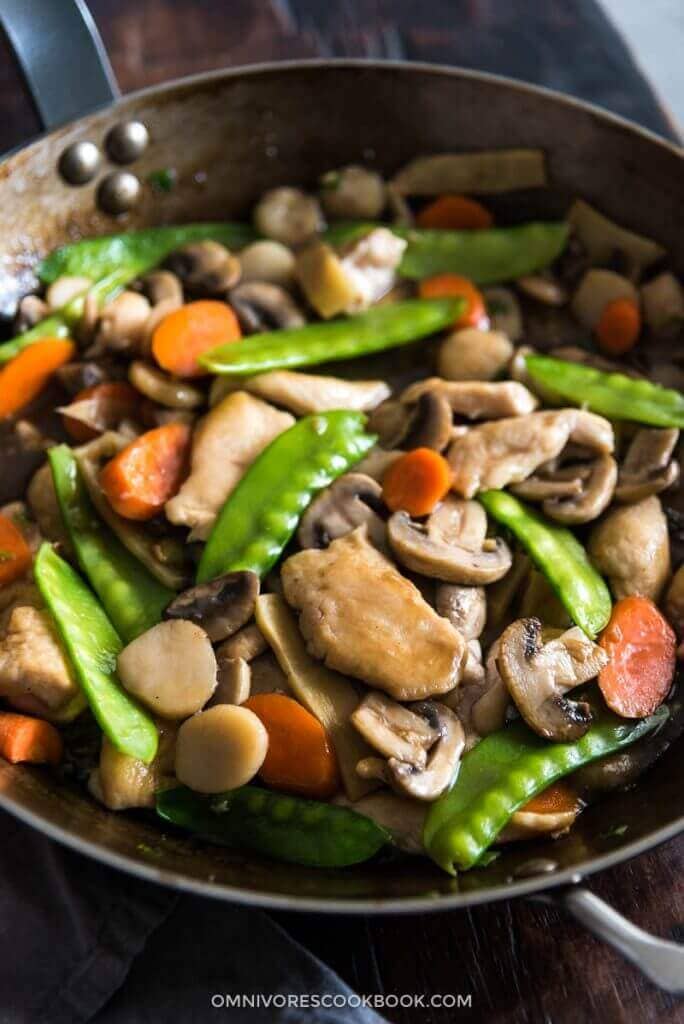 Moo Goo Gai Pan (蘑菇鸡片) - Omnivore's Cookbook
