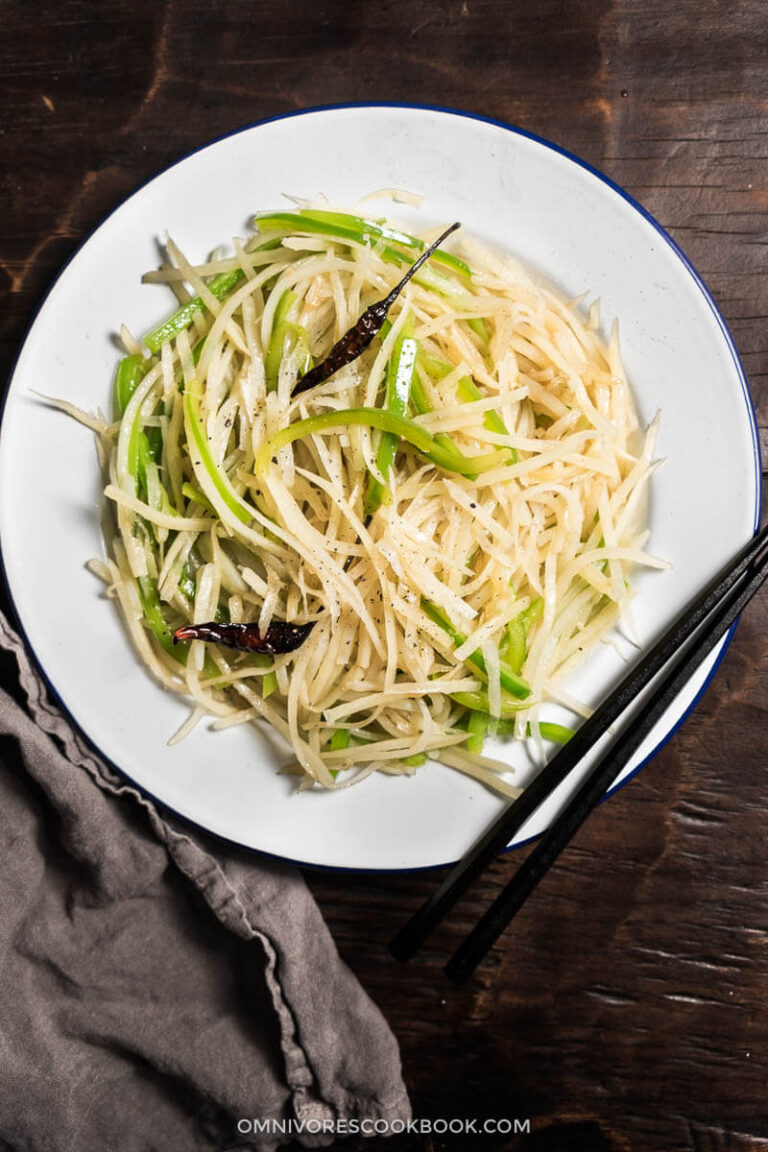 Shredded Potato Stir Fry (炝炒土豆丝) - Omnivore's Cookbook
