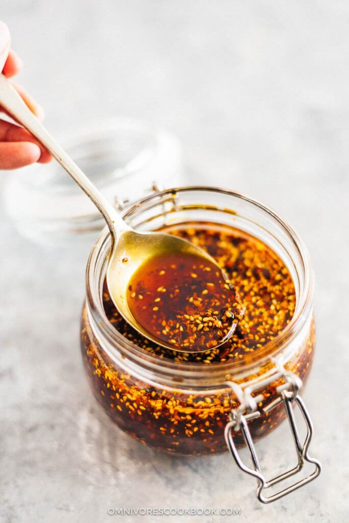 How to Make Chili Oil (辣椒油) - Omnivore's Cookbook