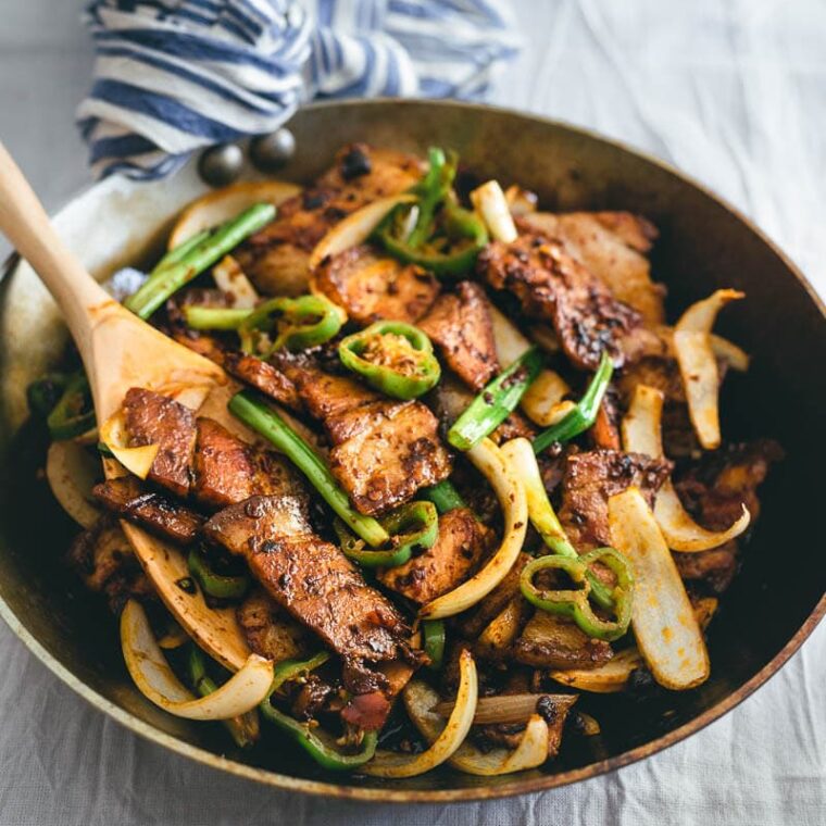 Jing Jiang Rou Si (Peking Shredded Pork, 京酱肉丝)