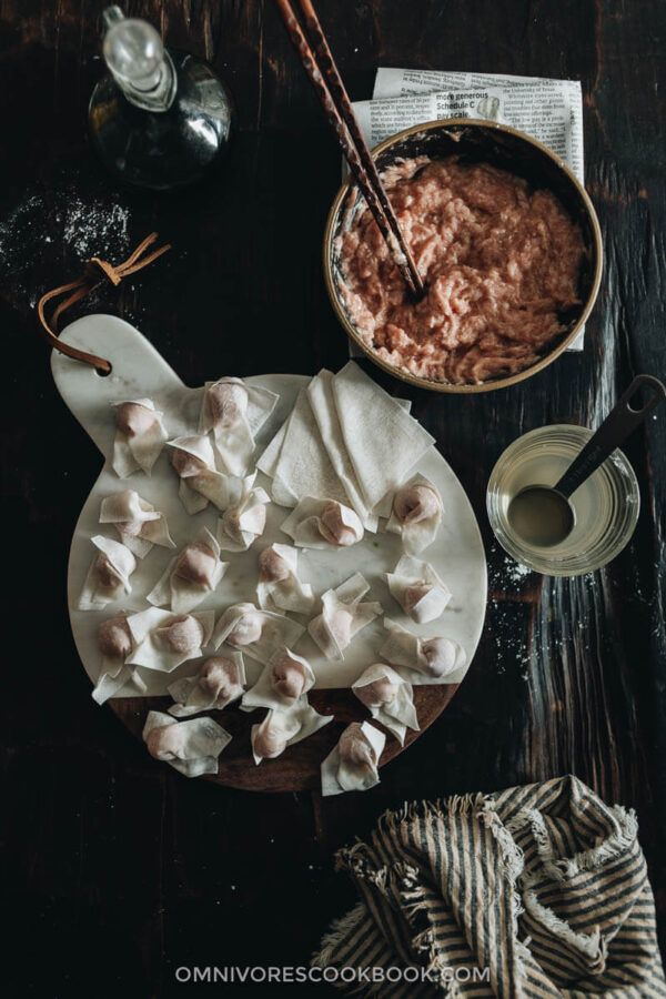 Sichuan Spicy Wonton in Red Oil (红油抄手) - Omnivore's Cookbook
