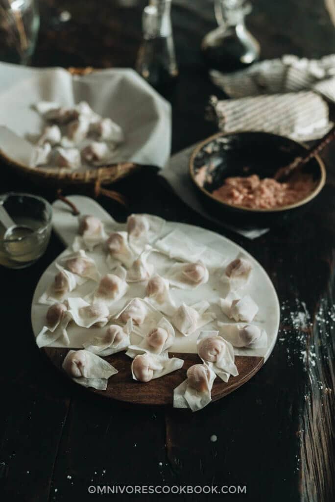 Sichuan Spicy Wonton in Red Oil (红油抄手) - Omnivore's Cookbook