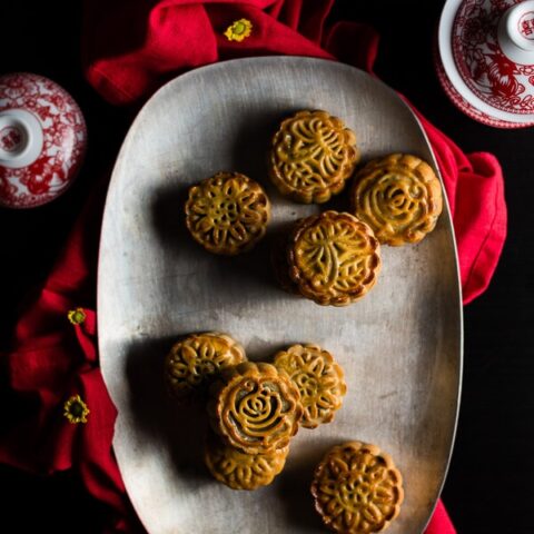 The Ultimate Guide to Traditional Mooncake (传统广式月饼) - Omnivore's Cookbook
