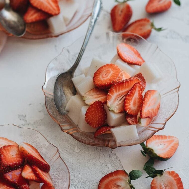Creamy Red Bean Popsicles (红豆冰棍) - Omnivore's Cookbook
