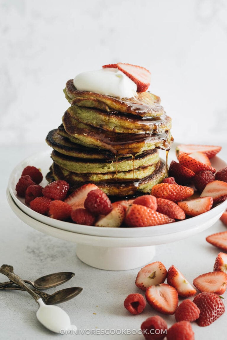 Matcha Pancakes (Green Tea pancakes) - Omnivore's Cookbook