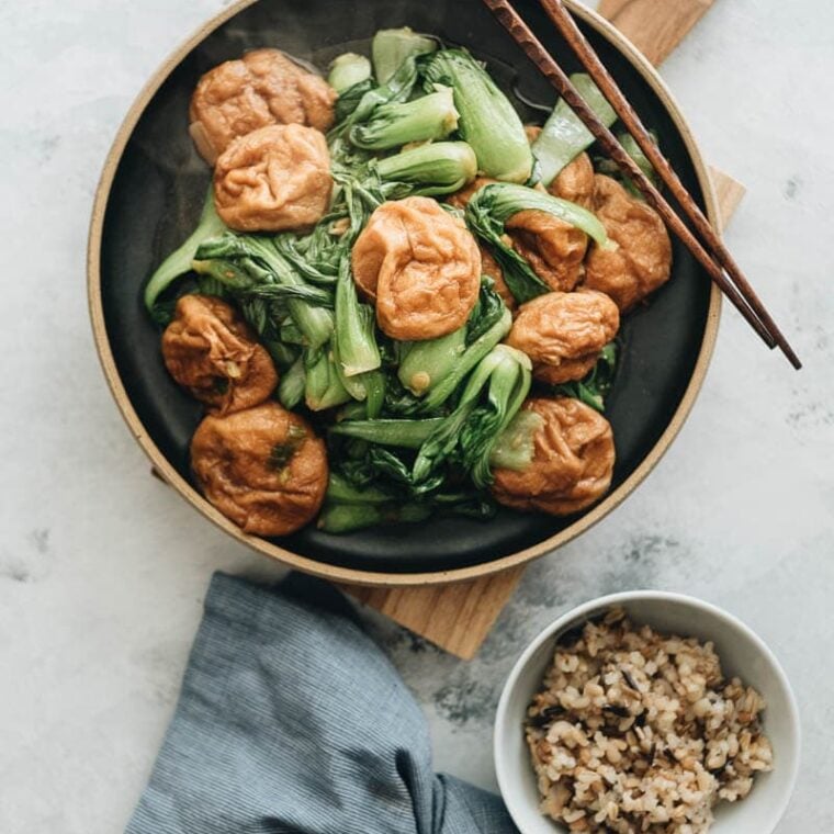Choy Sum with Garlic Sauce (白灼菜心) - Omnivore's Cookbook