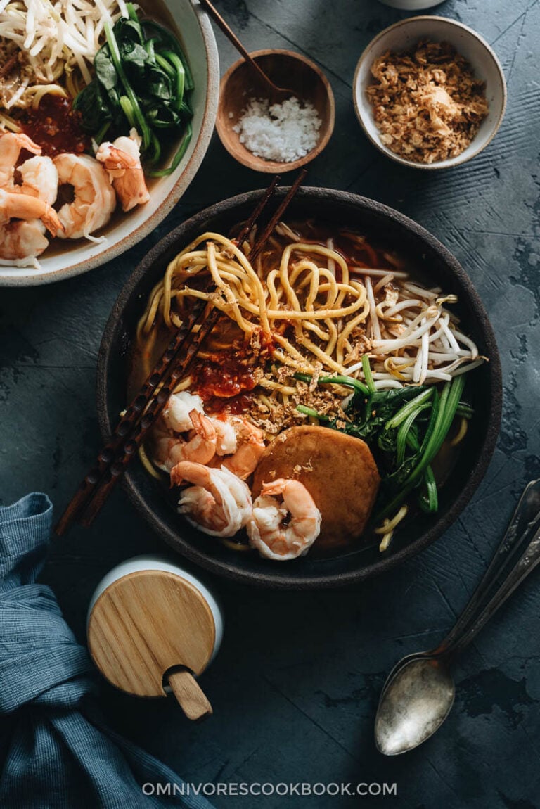 Hokkien Prawn Mee Noodle Soup (Hae Mee) - Omnivore's Cookbook