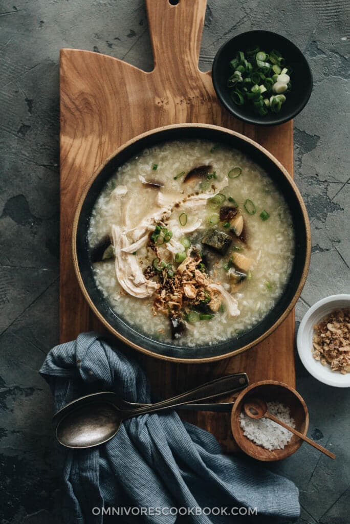 Century Egg Congee with Chicken (皮蛋瘦肉粥) - Omnivore's Cookbook