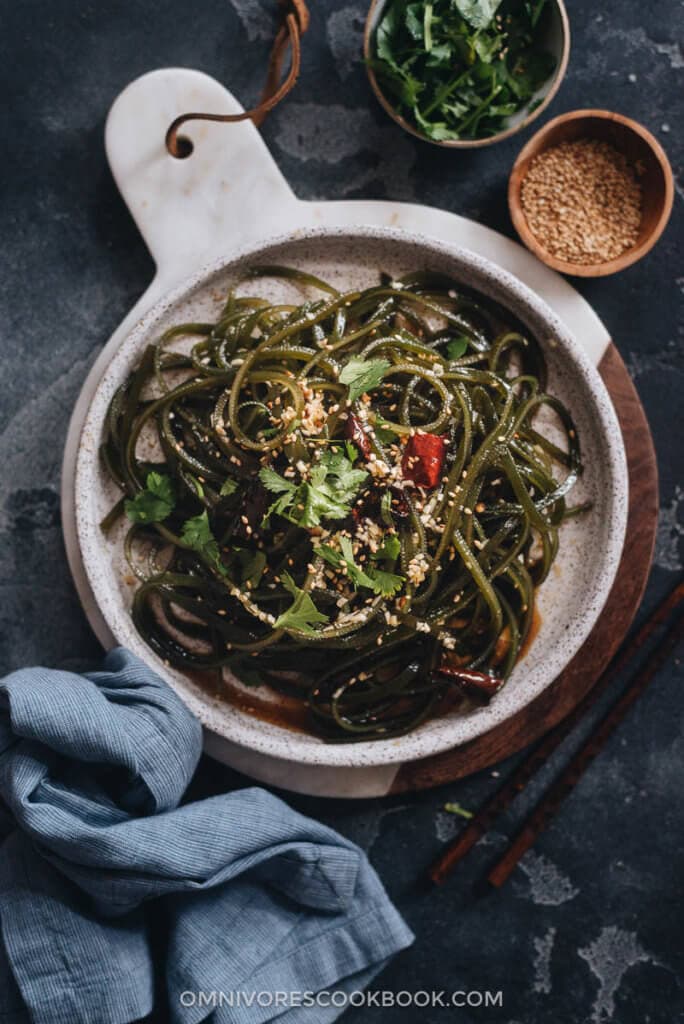 Chinese Seaweed Salad (凉拌海带丝) - Omnivore's Cookbook