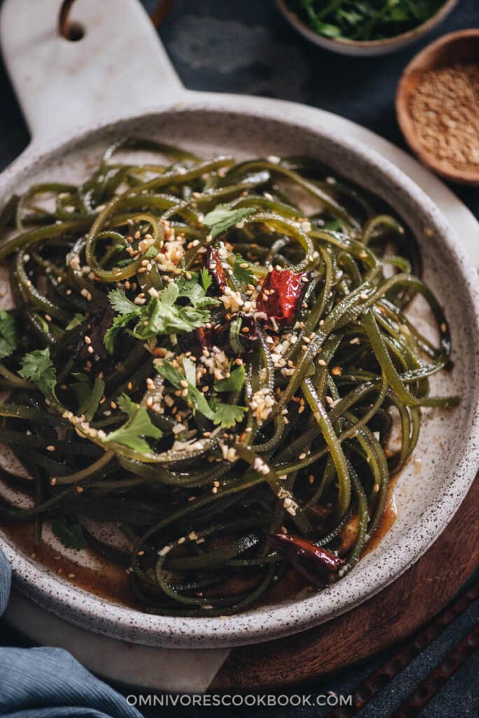 Chinese Seaweed Salad (凉拌海带丝) - Omnivore's Cookbook