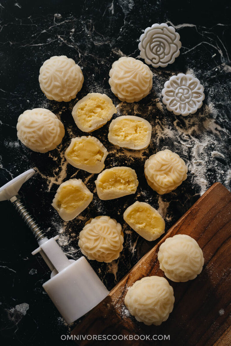 Snow Skin Mooncake with Custard Filling (冰皮月饼) - Omnivore's Cookbook