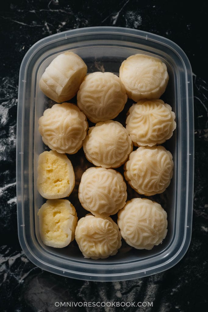 Snow Skin Mooncake with Custard Filling (冰皮月饼) - Omnivore's Cookbook