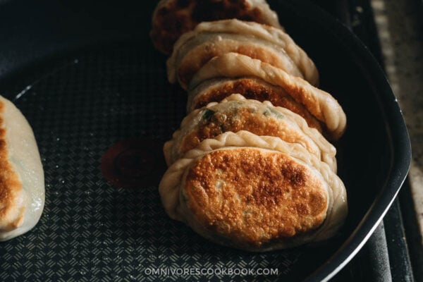 Chinese Chive Pockets (韭菜盒子, Chinese Chive Dumplings) - Omnivore's Cookbook