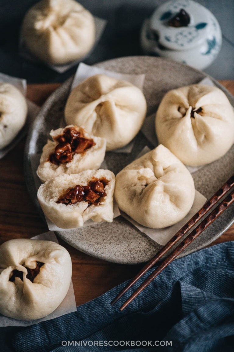 Char Siu Bao (Steamed BBQ Pork Buns) 叉烧包 - Omnivore's Cookbook