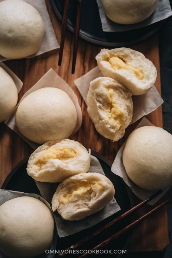 Chinese Steamed Custard Buns (nai wong bao, 奶黄包) - Omnivore's Cookbook