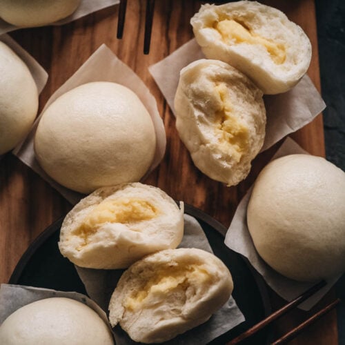 Chinese Steamed Custard Buns (nai wong bao, 奶黄包) - Omnivore's Cookbook