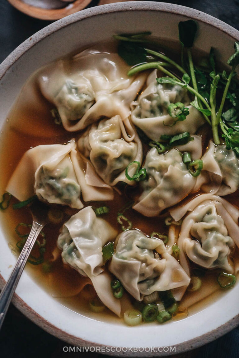 Cantonese Wonton Noodle Soup (港式云吞面) - Omnivore's Cookbook