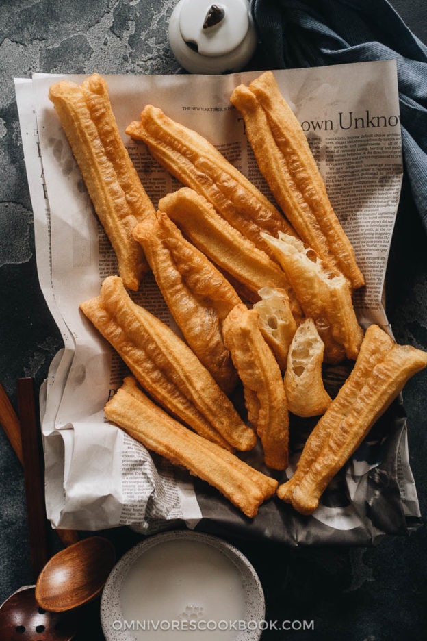 You Tiao (Chinese Donuts) 油条 - Omnivore's Cookbook