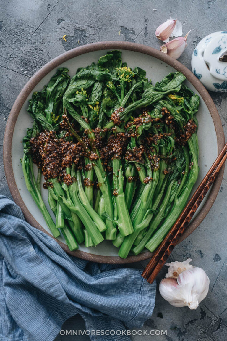 Choy Sum with Garlic Sauce - Omnivore's Cookbook