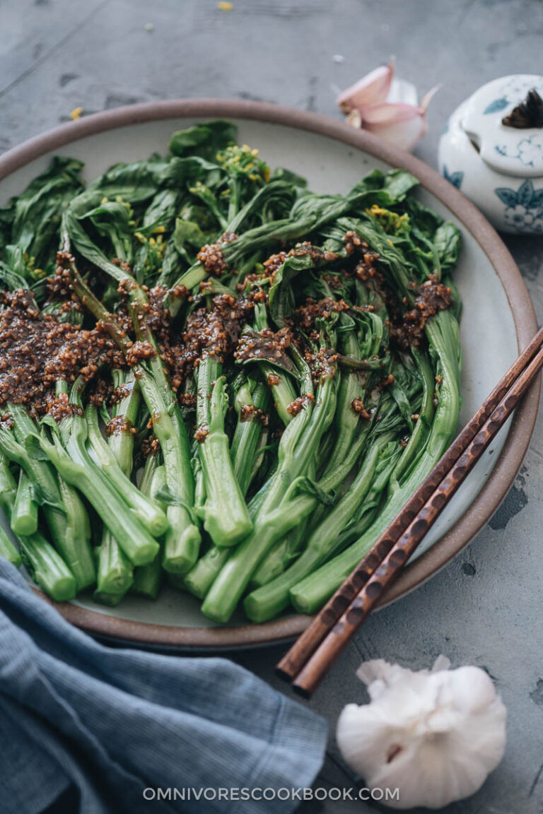 Choy Sum with Garlic Sauce - Omnivore's Cookbook