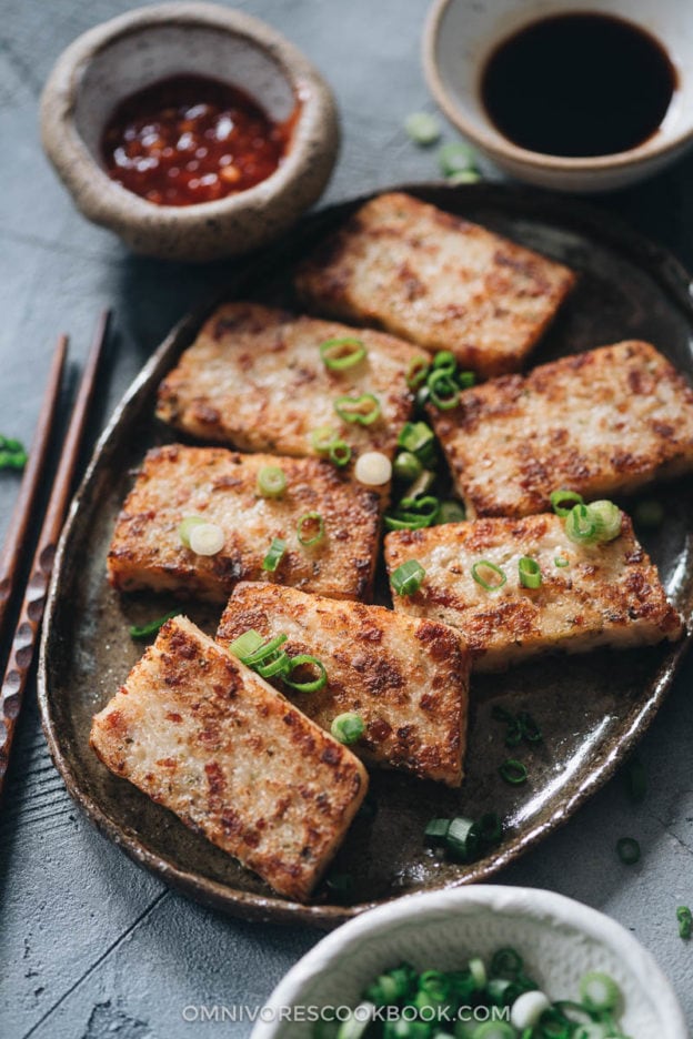 Chinese Turnip Cake (Lo Bak Go, 萝卜糕) - Omnivore's Cookbook