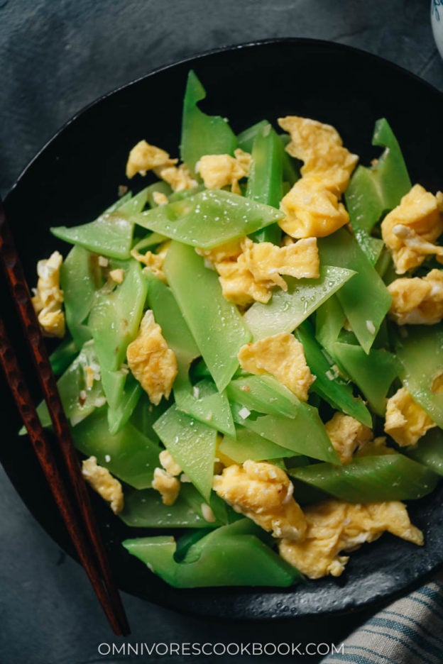 Celtuce Stir Fry with Eggs (莴笋炒鸡蛋) - Omnivore's Cookbook
