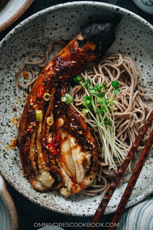 Choy Sum with Garlic Sauce (白灼菜心) - Omnivore's Cookbook