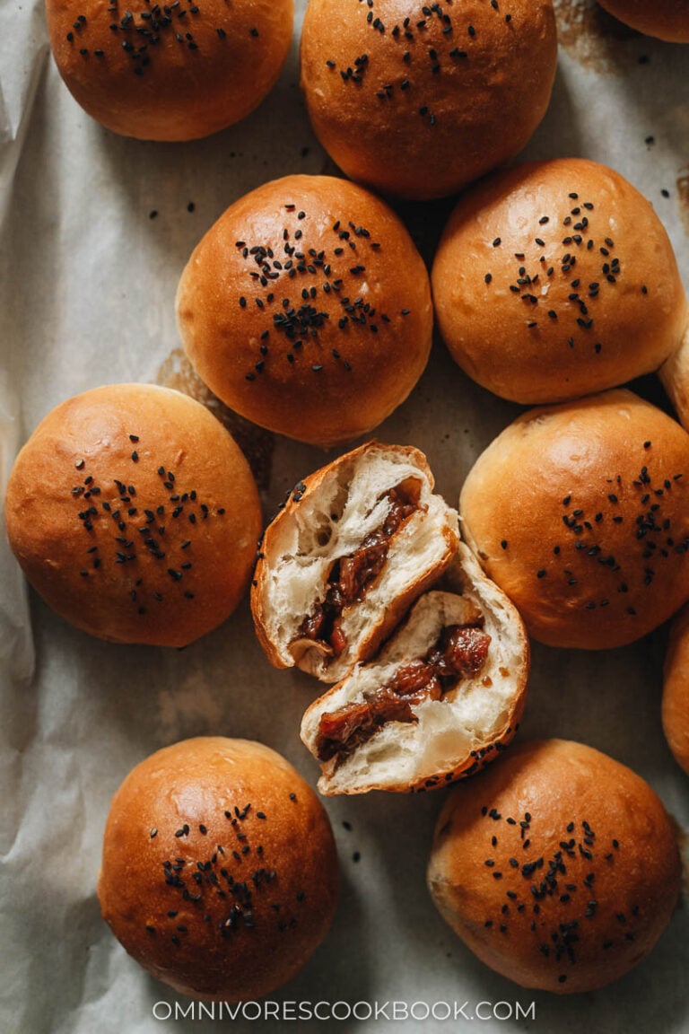 Baked BBQ Pork Buns (Char Siu Bao) - Omnivore's Cookbook