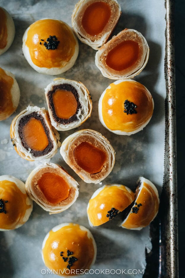 Dan Huang Su (Pastry Mooncake with Salty Egg Yolk, 蛋黄酥) - Omnivore's ...