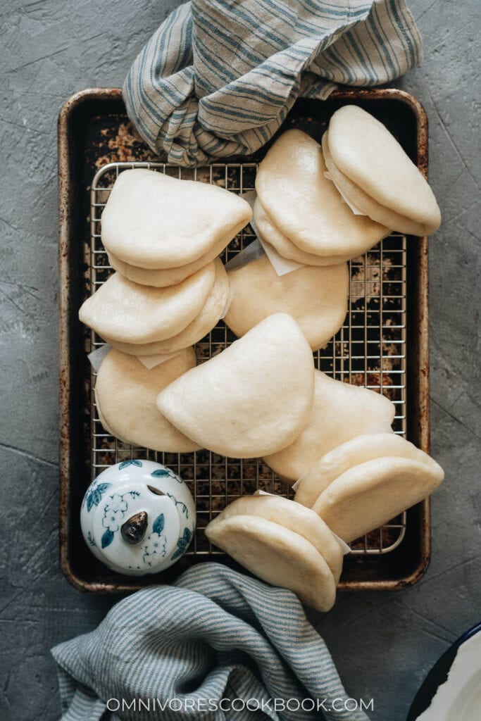 How to Make Steamed Bao Buns (Gua Bao Buns) - Omnivore's Cookbook