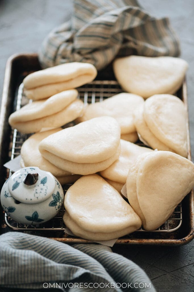 How to Make Steamed Bao Buns (Gua Bao Buns) - Omnivore's Cookbook