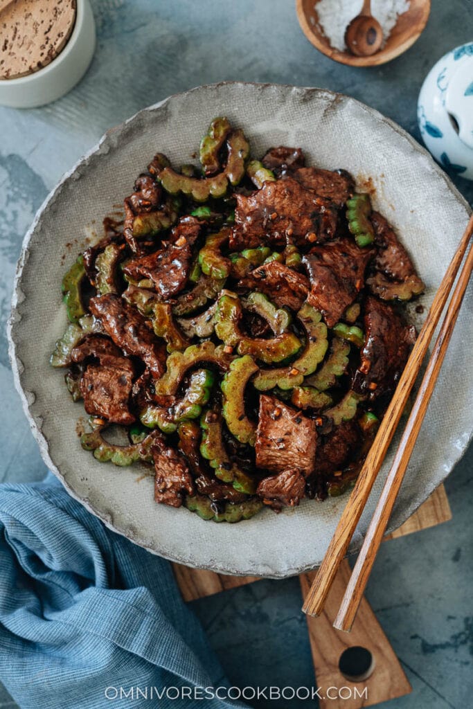 Beef with Bitter Melon (苦瓜炒牛肉) - Omnivore's Cookbook