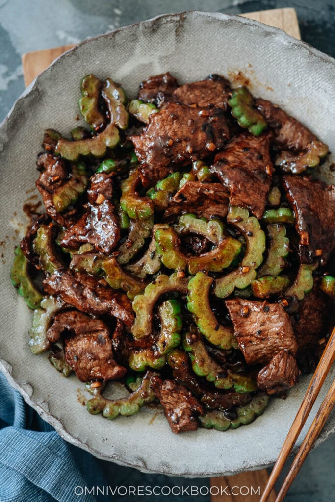 Beef with Bitter Melon (苦瓜炒牛肉) - Omnivore's Cookbook