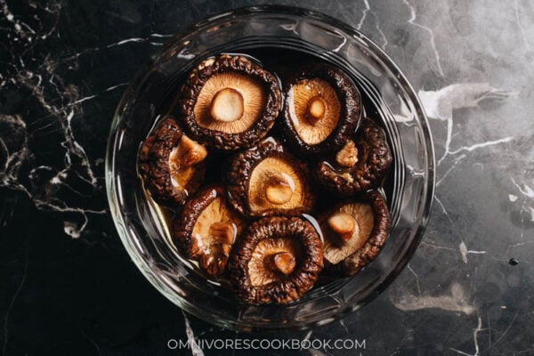 Braised Chestnut Chicken (板栗炖鸡) - Omnivore's Cookbook