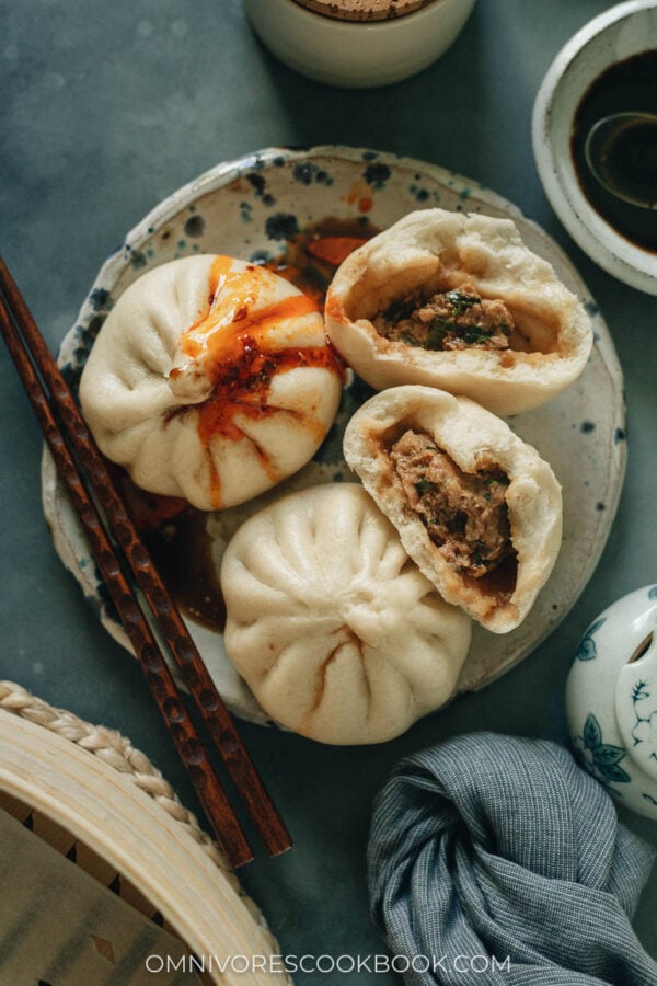Steamed Pork Buns with Chive (猪肉韭菜包子) - Omnivore's Cookbook