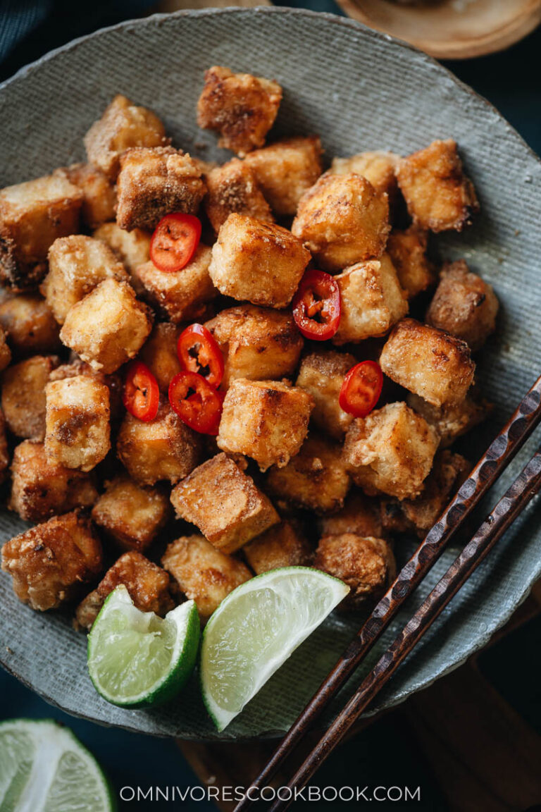 Crispy Tofu with Garlic Sauce (without Deep-Frying) - Omnivore's Cookbook