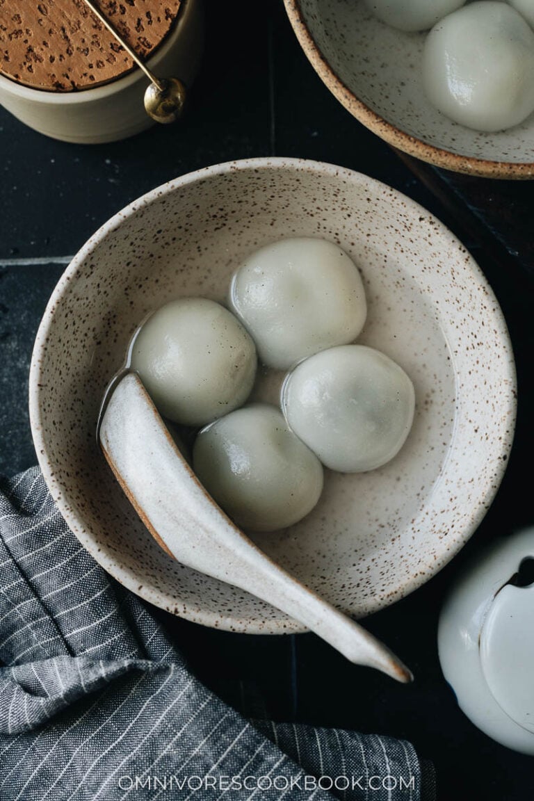 Black Sesame Sweet Rice Balls (黑芝麻汤圆, Tang Yuan) - Omnivore's Cookbook
