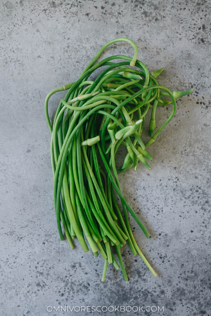 Garlic Scape Stir Fry with Pork (蒜苔炒肉丝) - Omnivore's Cookbook