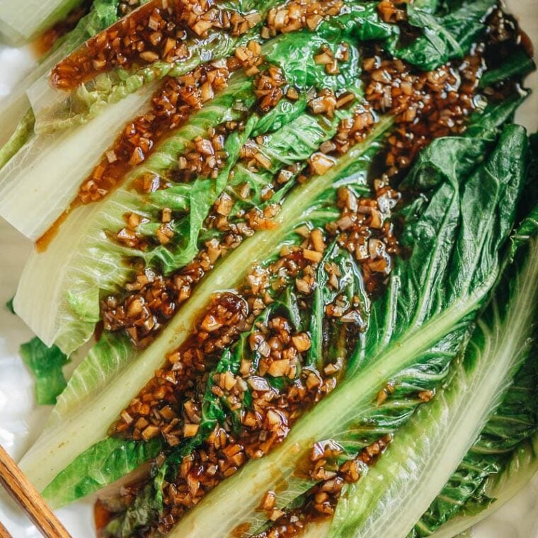 Stir-Fried Pea Shoots with Garlic (蒜蓉炒豆苗) - Omnivore's Cookbook
