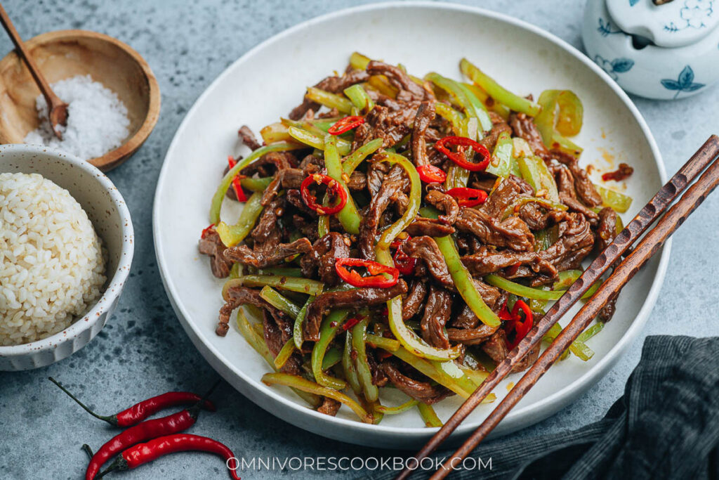 Shredded Beef and Pepper Stir Fry (青椒肉丝) - Omnivore's Cookbook