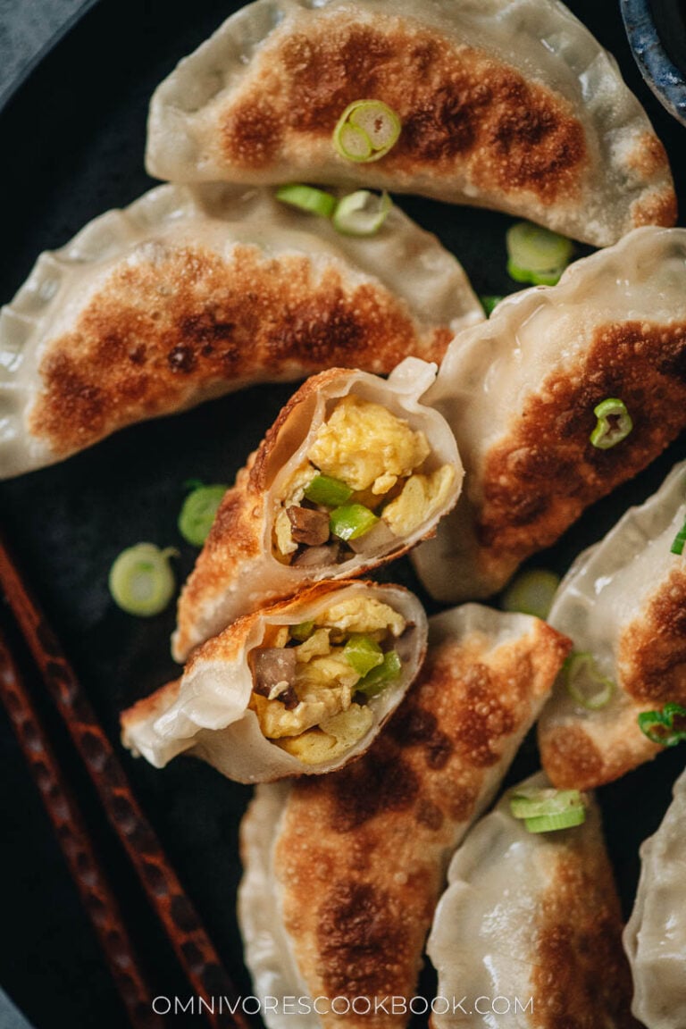 Chinese Chicken Dumplings (鸡肉饺子) - Omnivore's Cookbook