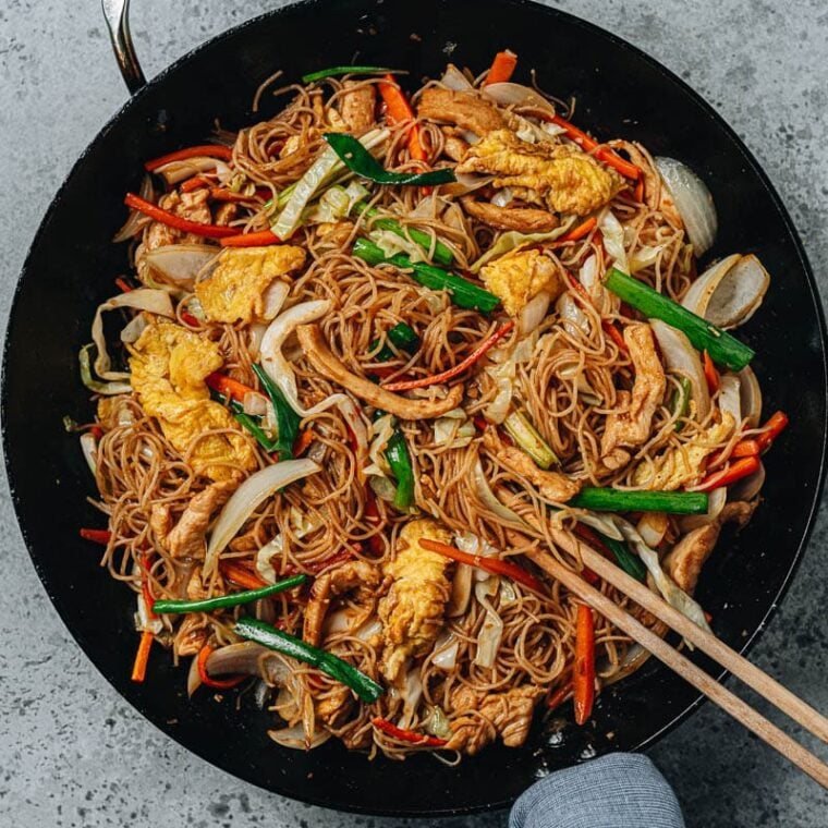 Authentic Hunan Beef (湖南小炒肉) - Omnivore's Cookbook