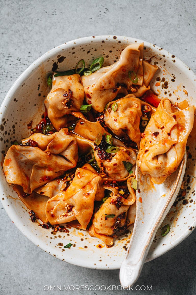 Sichuan Spicy Wonton in Chili Oil (红油抄手) - Omnivore's Cookbook
