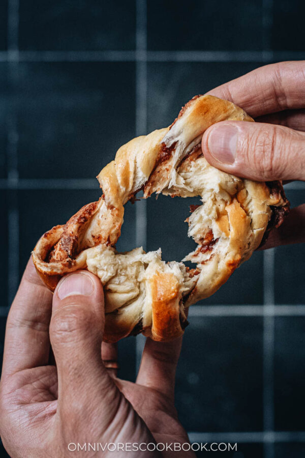 Red Bean Bread (豆沙包) - Omnivore's Cookbook