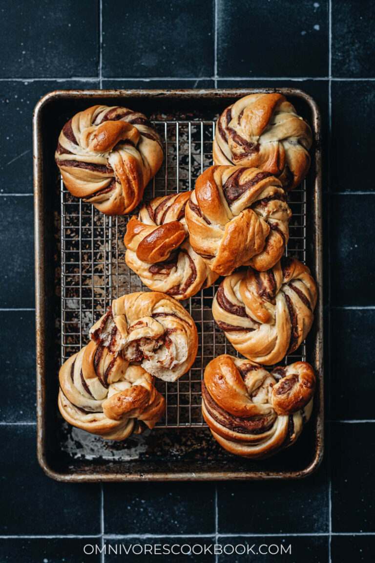 Red Bean Bread (豆沙包) - Omnivore's Cookbook