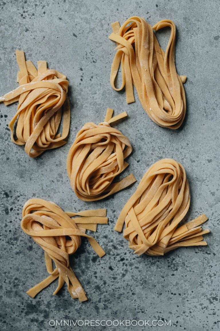 Homemade Egg Noodles (鸡蛋面) - Omnivore's Cookbook