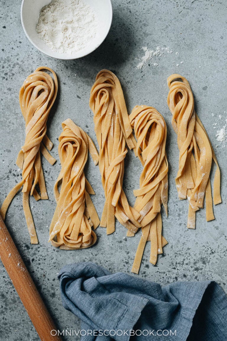 Homemade Egg Noodles (鸡蛋面) - Omnivore's Cookbook