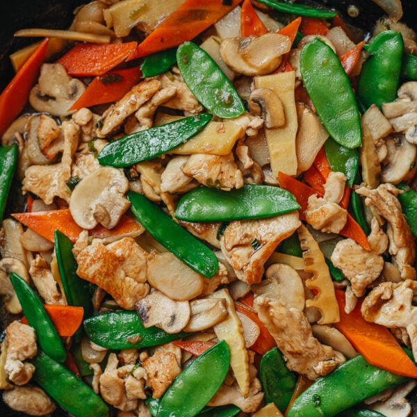 Rice Cake Stir Fry (炒年糕, Chao Nian Gao)